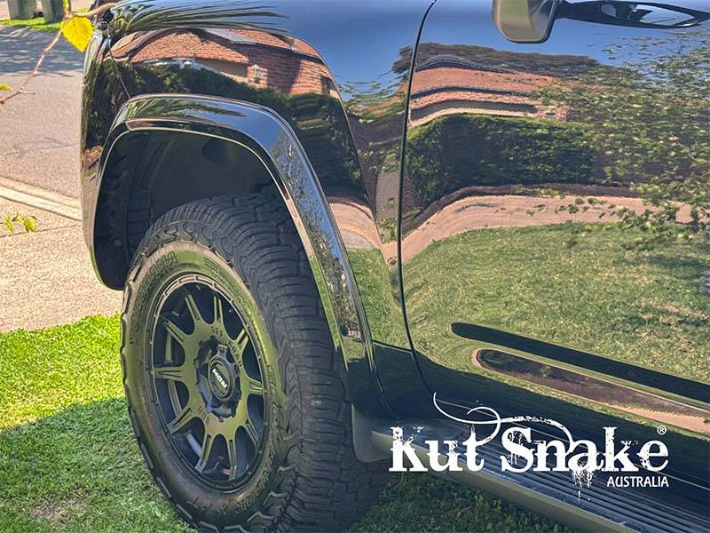 Kut Snake Flares Front Set for Toyota Landcruiser 300 Series Smooth AB – performanceheaven